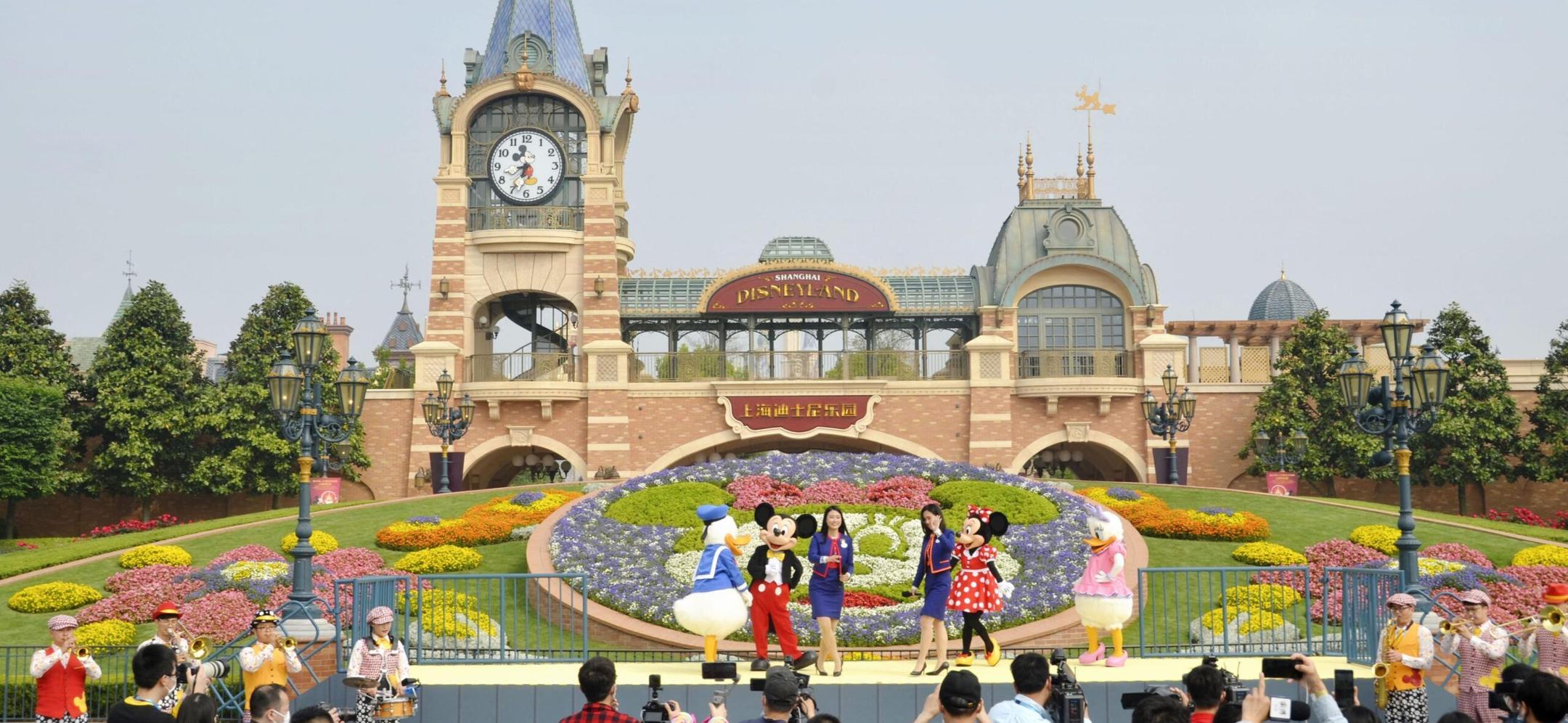 Guest Banned From Disney Park After Confrontation With Police