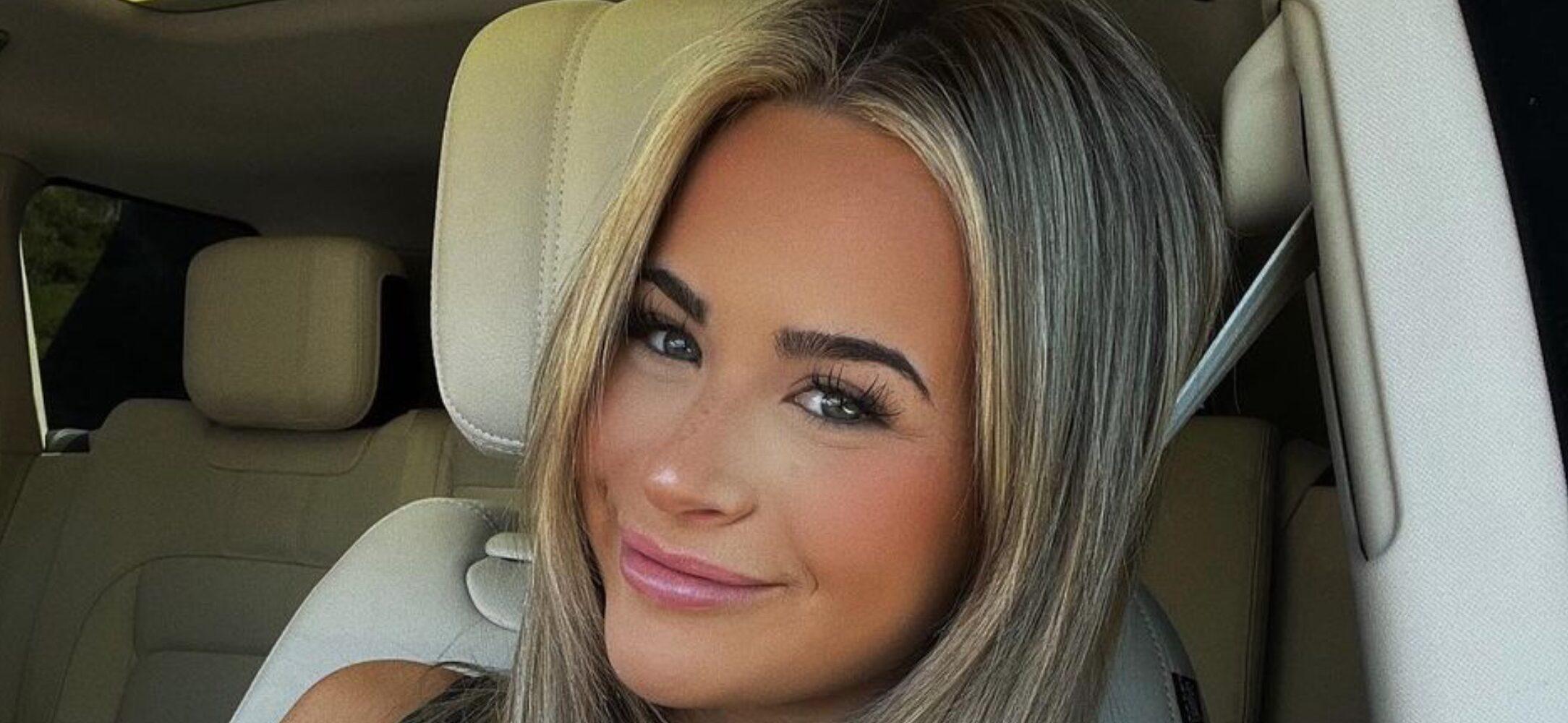 Emily Elizabeth Looks Drop Dead Gorgeous In Her Tiny Bikini