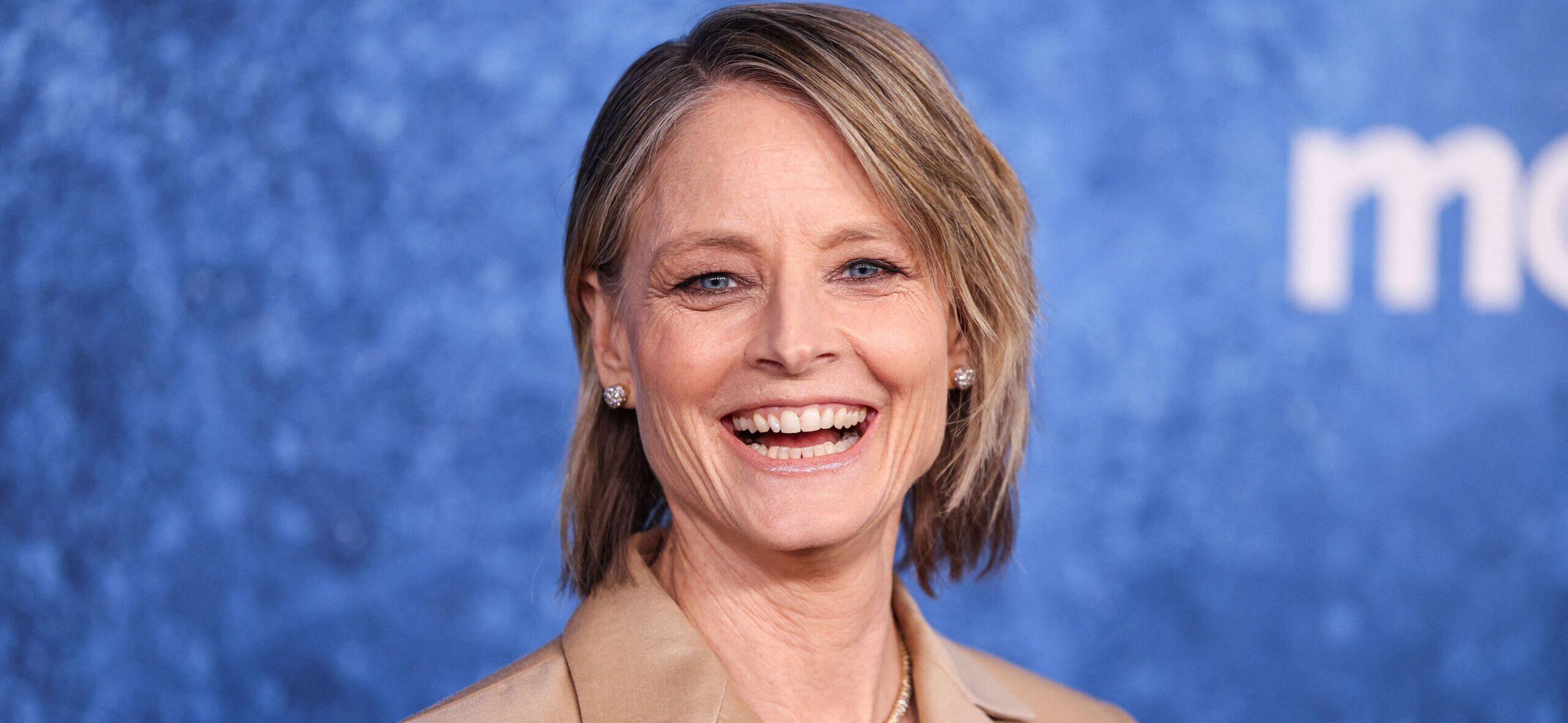 Jodie Foster: 'Traumatic' Gun Incident Led To Her Exit From Live Theater