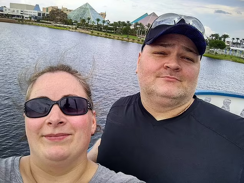 'The Voice' Star Thomas Wells Dies After Dragged Into 'Conveyer Belt'