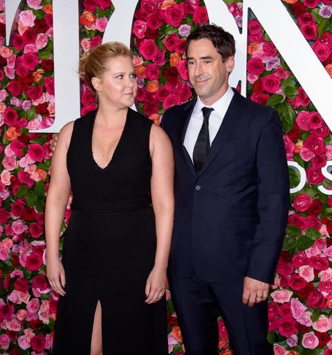 Amy Schumer Plans 'Conscious Uncoupling' From Her Husband