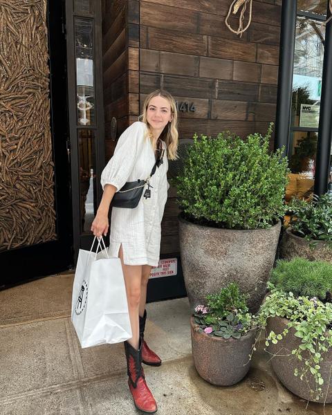 $300 Helped TikToker And Podcast Host Bobbi Althoff Get Into Drake's Bed!