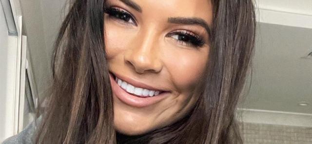 Rachel Bush In Bikini With Mirror View Is 'Just Not Fair'