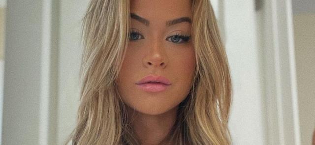 Emily Elizabeth Teases Spillage In A New Stunning Bikini Photo