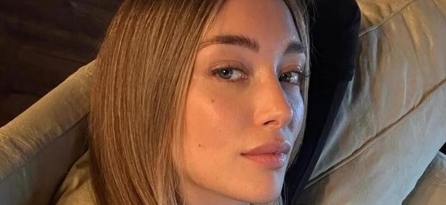 Penny Lane’s Bare-Backed SI Promo Gets A 'Standing Ovation'