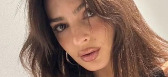 Emily Ratajkowski In String Bikini Has 'Hourly' Rate Discussed