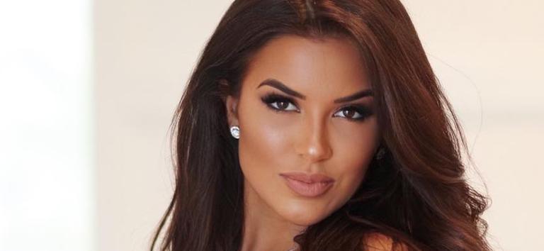 Rachel Bush Undoes Bikini Top To Celebrate The 'Sunshine'