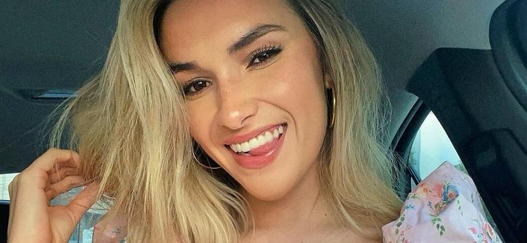 Kayla Simmons Gives Cheeky View In Pink Swimsuit On 'Pool Day'