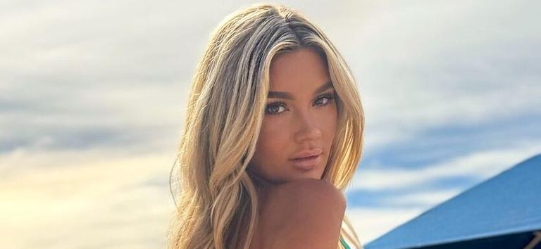 Alexa Collins Flaunts Her Tanned Bikini Body: 'Hot Like Summer'