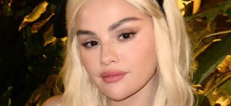 Selena Gomez Stuns In Cheeky Mexico Bikini While 'Natural'