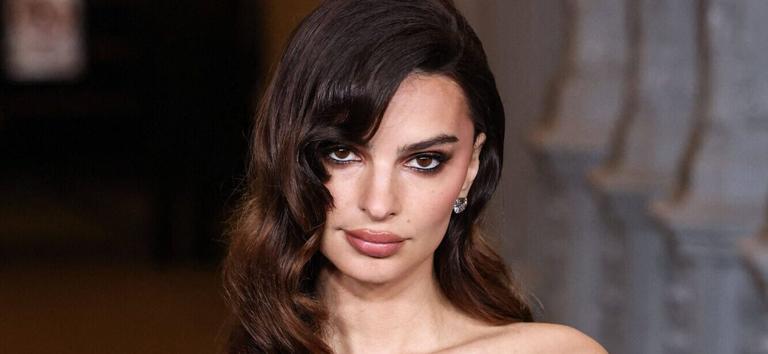Emily Ratajkowski Teases Cleavage In An Open Blazer