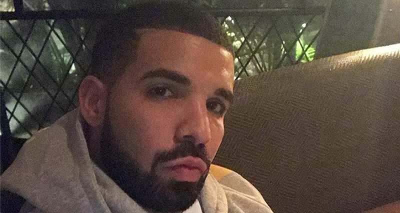 Drake's Fans Litter Signs All Over Ye's Childhood In Chicago