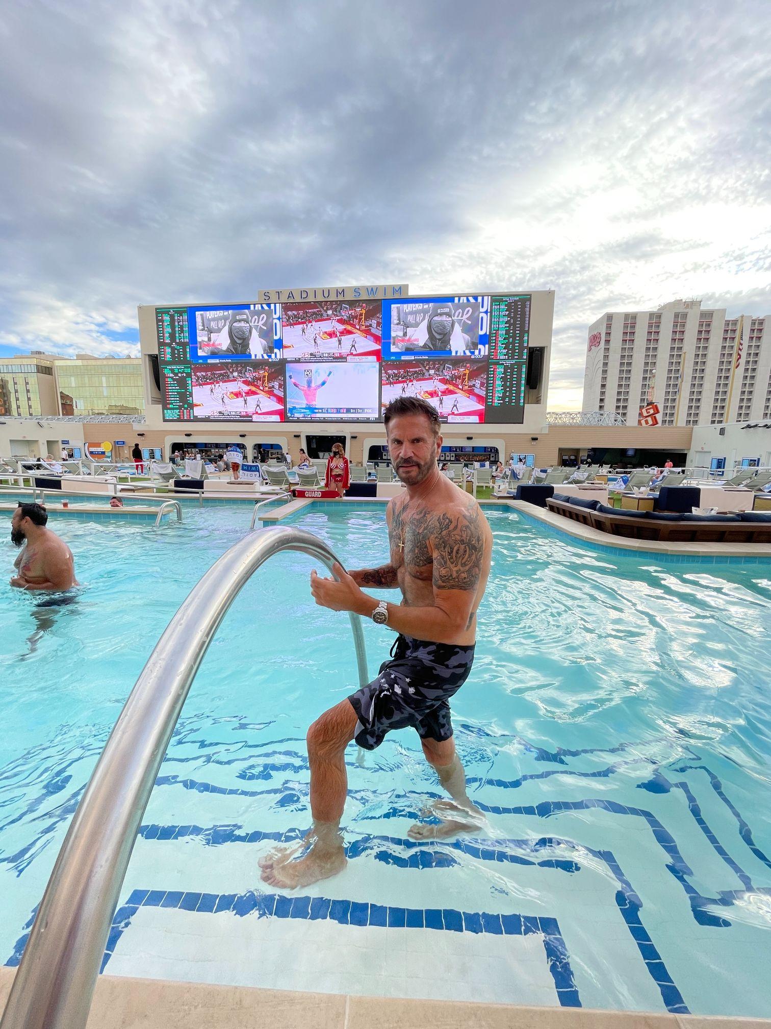 Lorenzo Lamas Celebrates Engagement In Las Vegas With Model Fiancée ...