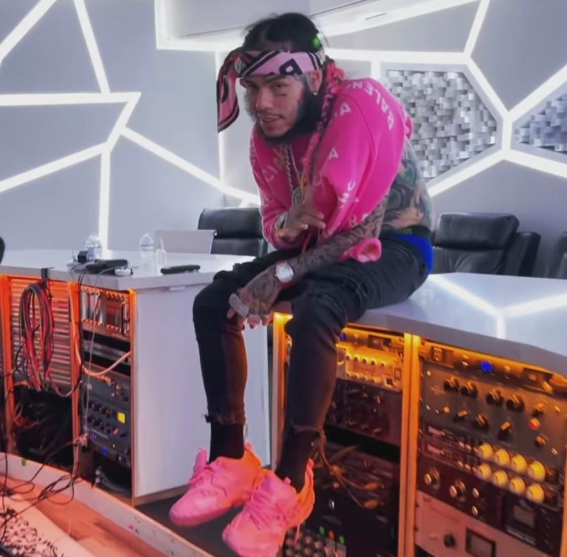 Tekashi 6ix9ine Lights Up Social Media Again With New Song - The Blast