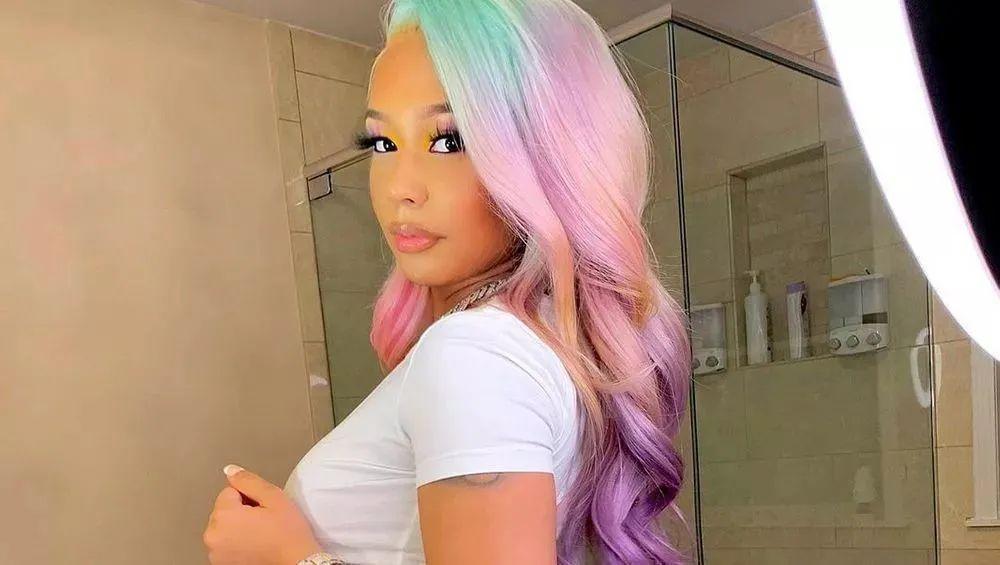 Tekashi 6ix9ine's Girlfriend Bends Over In Underwear Because It's ...