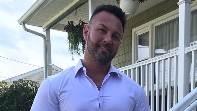 Roger Mathews Announces 'Today's a Good Day' After Finalizing Divorce ...