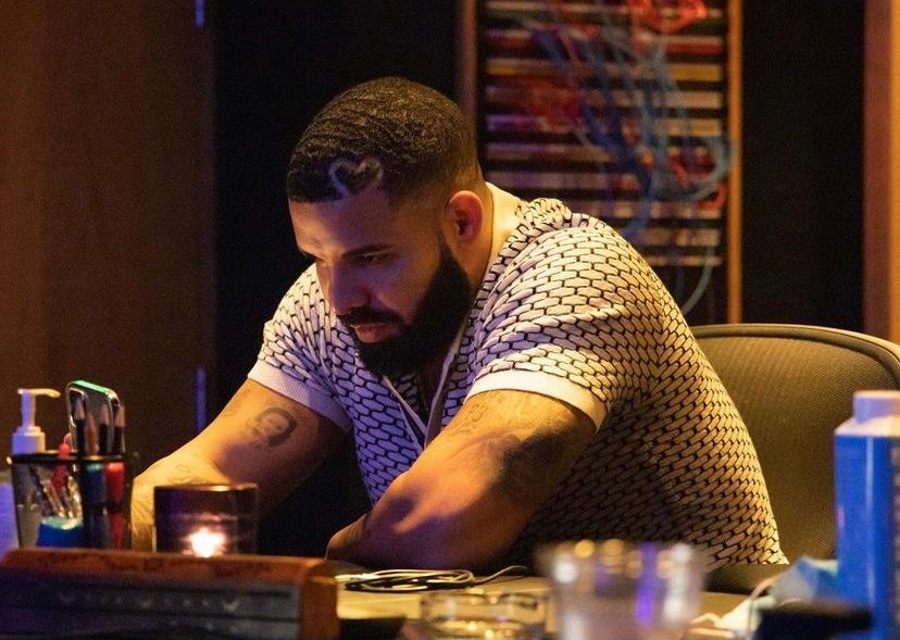 Drake Fans Are Impressed With Gym Results After Showing Off Six Pack ...