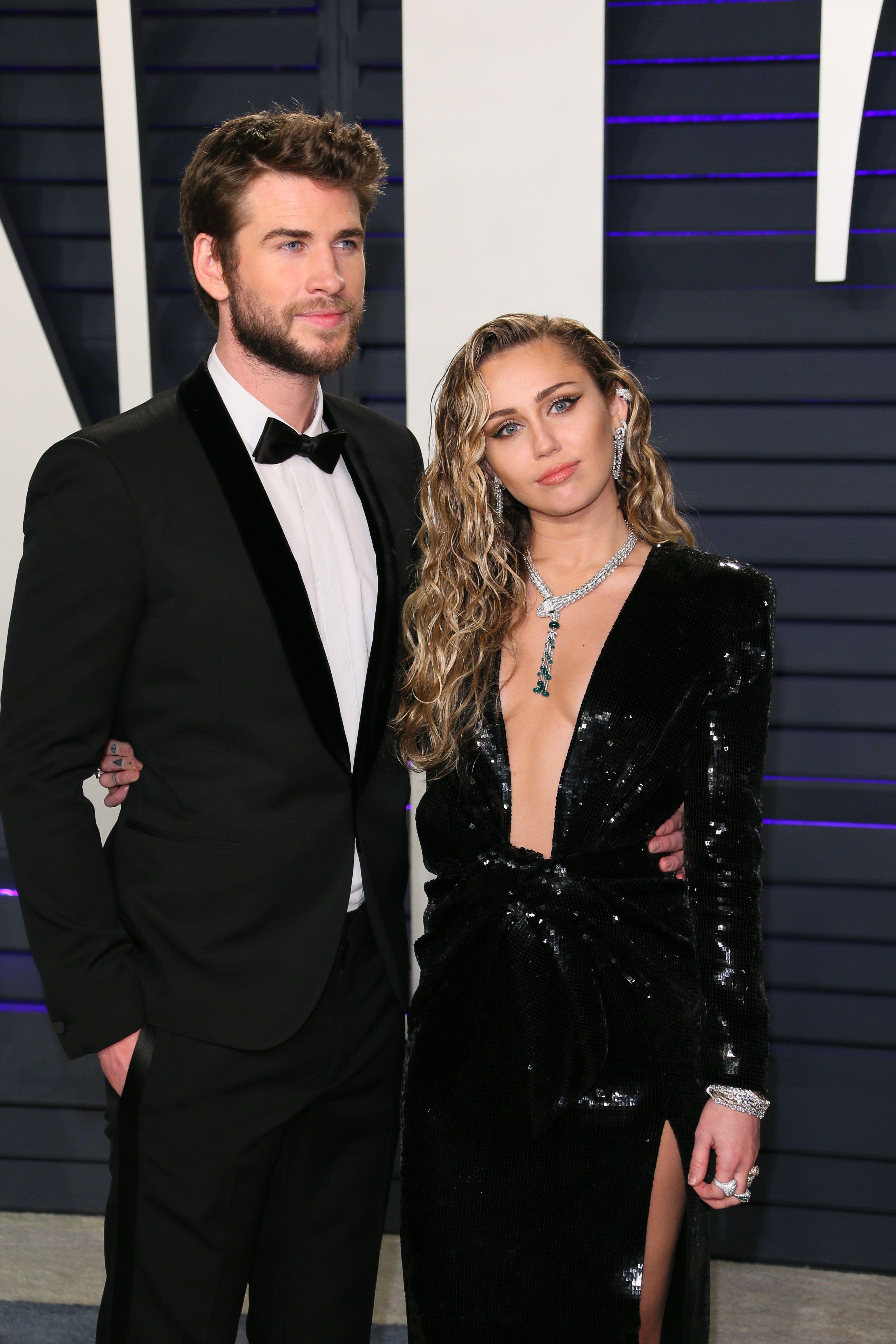 Miley Cyrus Runs Into Newly-Ex-Husband Liam Hemsworth at Pre-Oscars ...