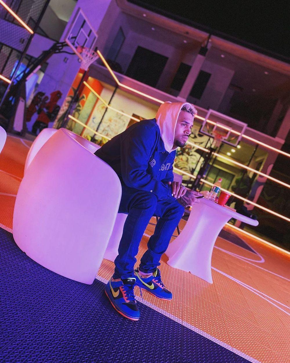 Rihanna'a Bruised Face, Black Eye Sparks Chris Brown Comments After ...