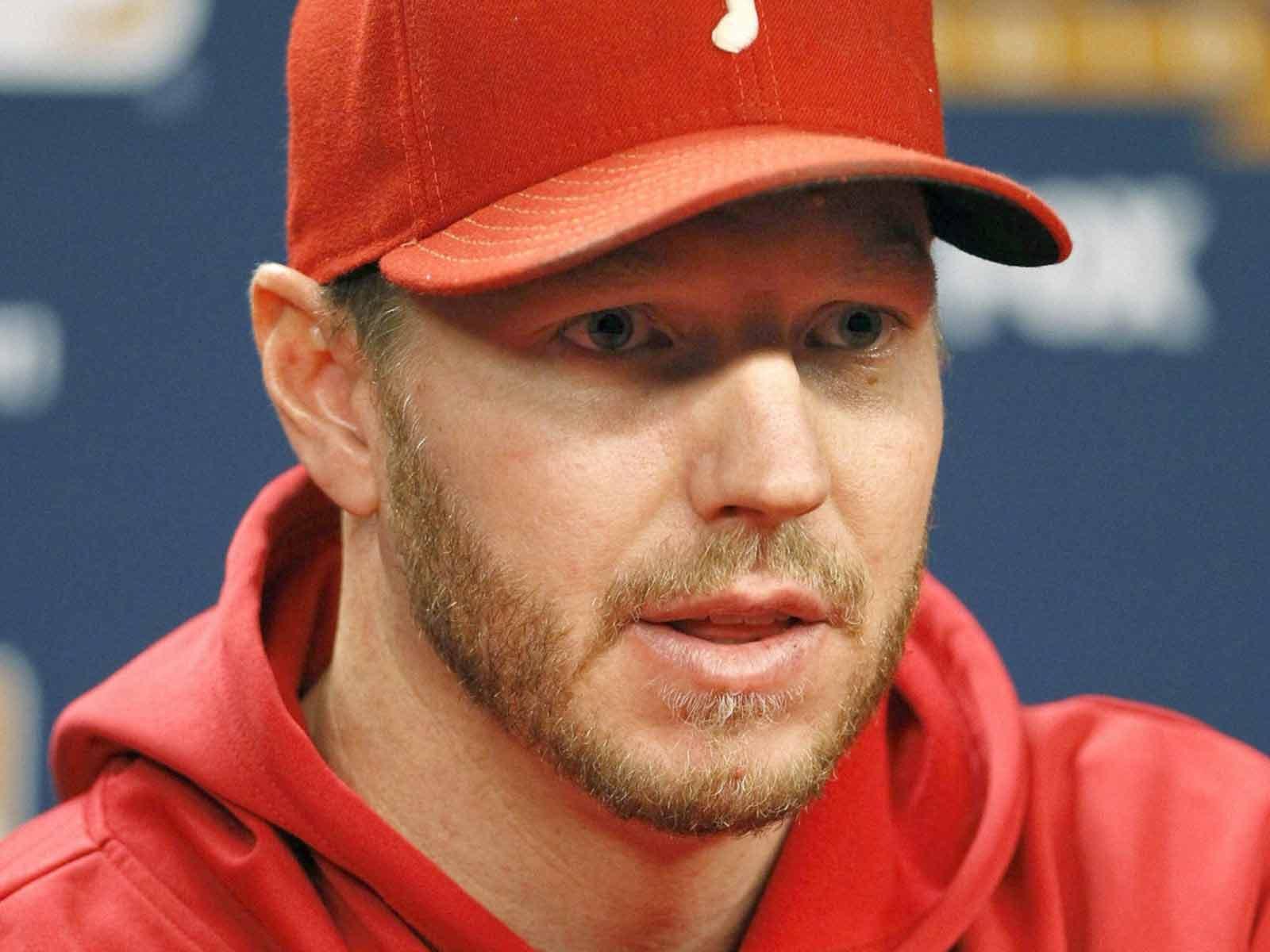 Former MLB Pitcher Roy Halladay Dies in Plane Crash - The Blast Former MLB Pitcher Roy Halladay Dies in Plane Crash - The Blast