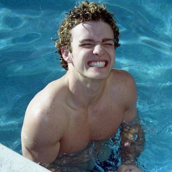 Justin Timberlake Flexes His Muscles After Britney Spears Shout-Out ...