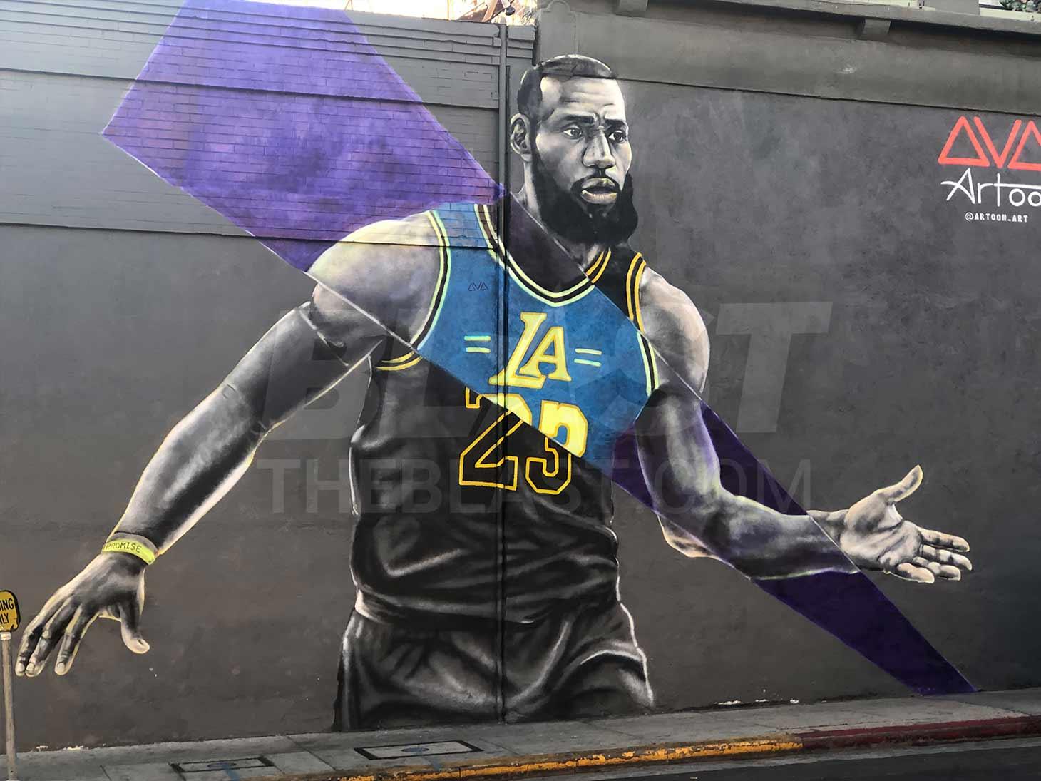 Los Angeles Lakers Mural Pops Up With Tribute to LeBron James & Magic ...