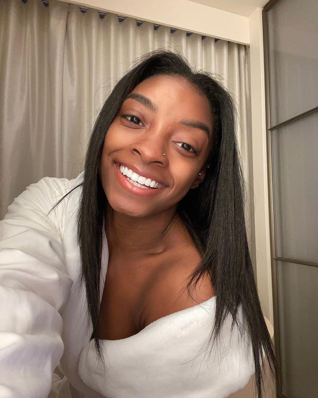 Simone Biles Flaunts Gymnastics Body With Legit Thirst Trap: 'Working ...