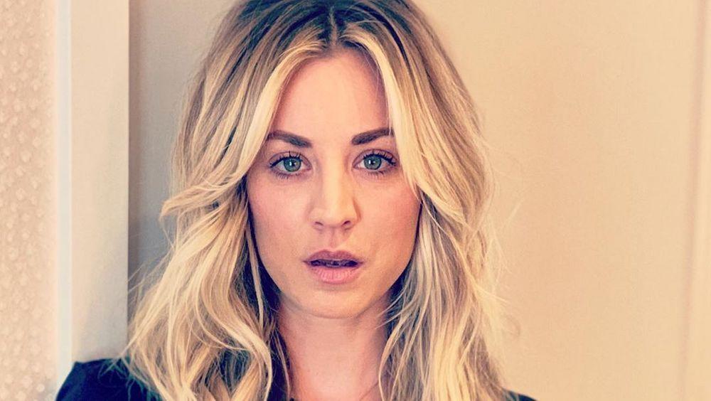 Kaley Cuoco Stuns Flipping Her Hair In Smoking Swimsuit Pool Video On ...