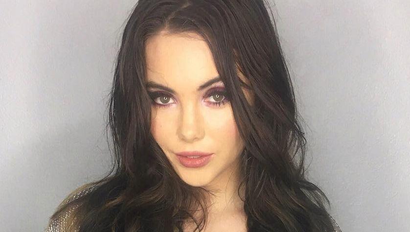 Gymnast McKayla Maroney Braless For Super Bowl Surprise - The Blast
