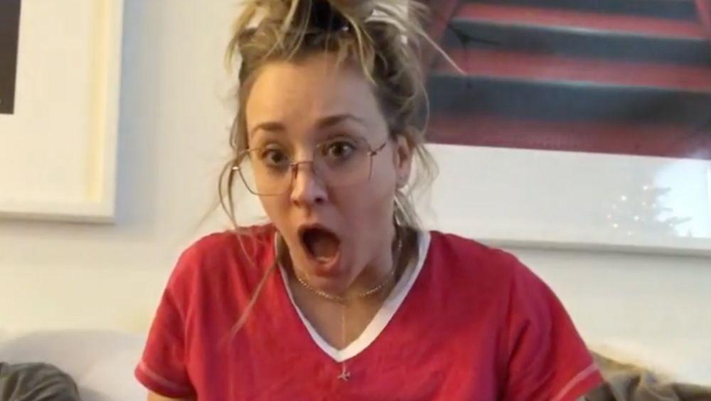 Kaley Cuoco Shows Off Slamming Bikini Body In 'Upside-Down' Sunbathing ...