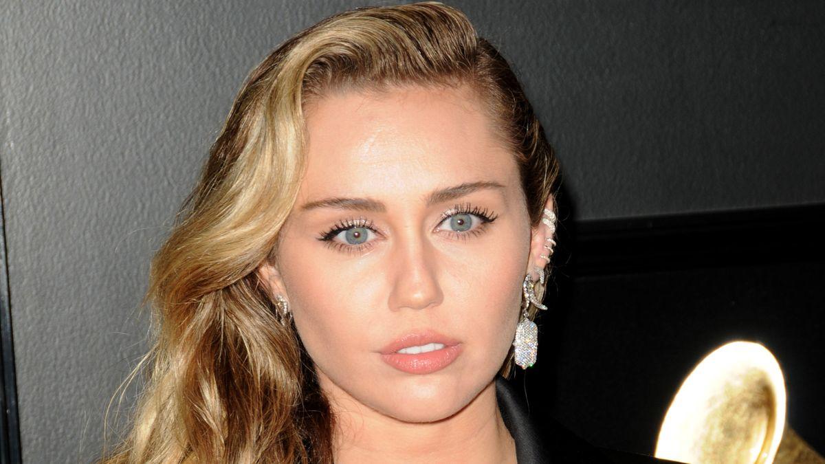 Miley Cyrus Opens Up About Attraction To Women - The Blast